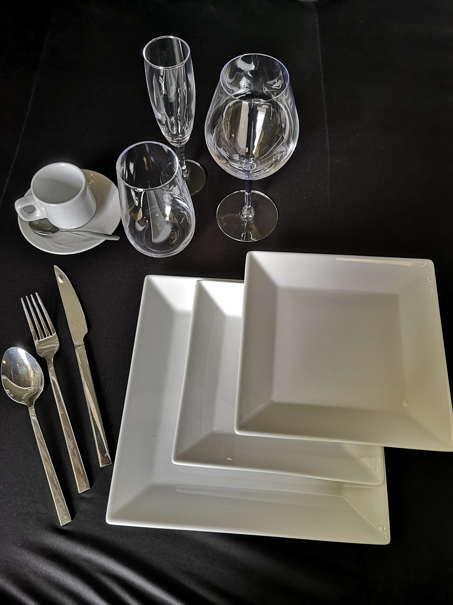 kit vaisselle carrée 12 pièces - Js Festival